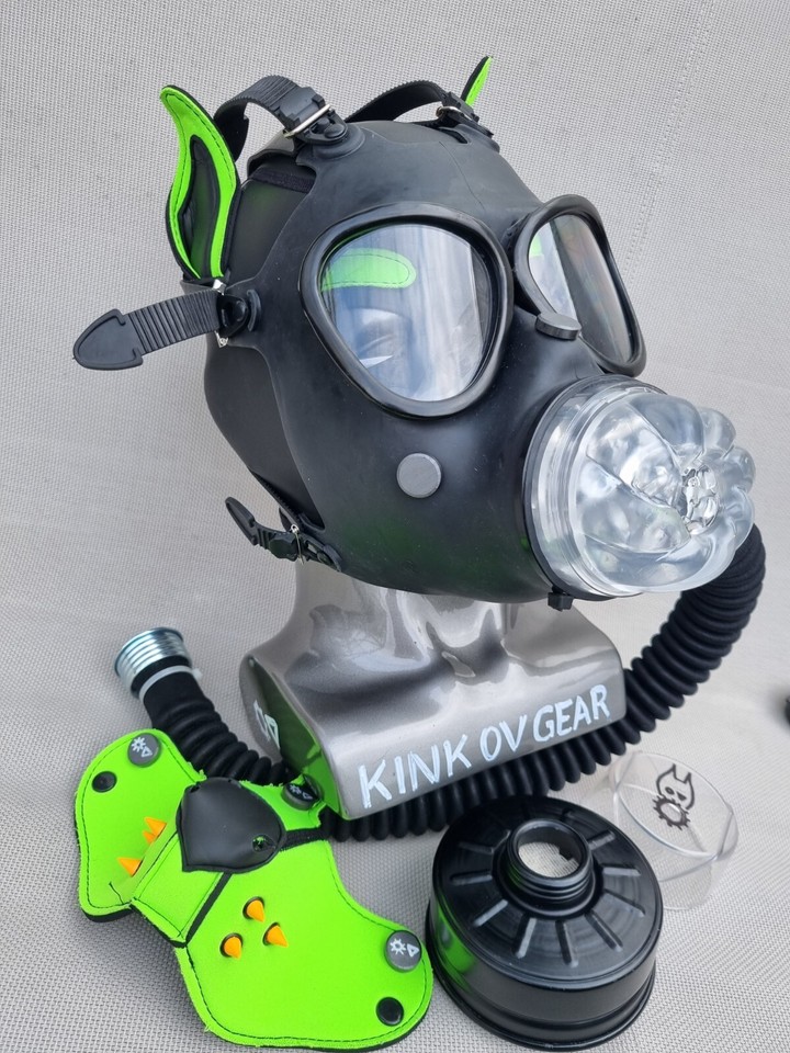 Clear TPE Flesh Stroker in Rubber Gas Mask. Kink Blow Gay Fetish ob Pup ...