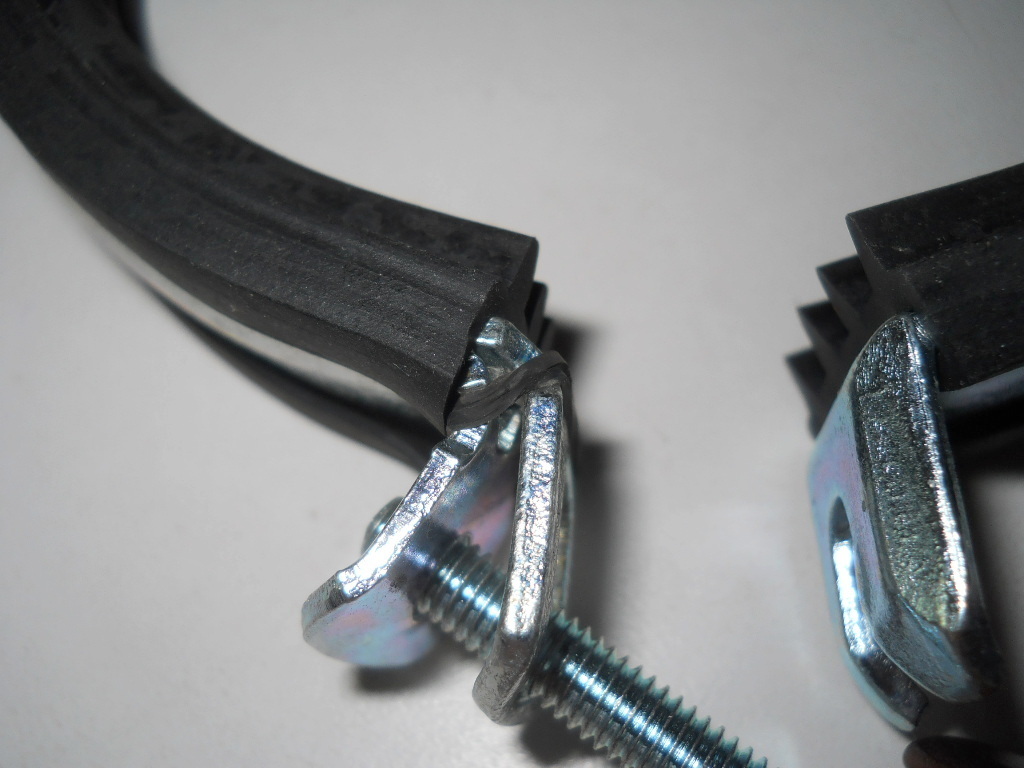 3-1/2" Iron Pipe (4" Copper Tubing) Microfix Easy-Close EPDM Cushion ...