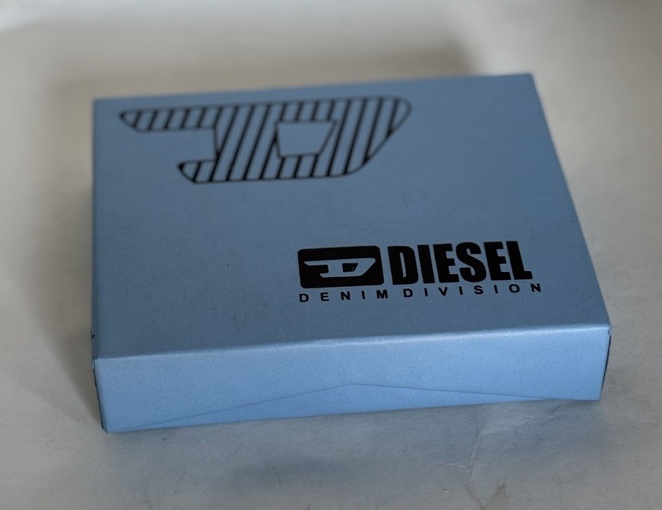 DIESEL Stylish Men's Genuine Leather Bifold Wallet For Men DIESEL ...