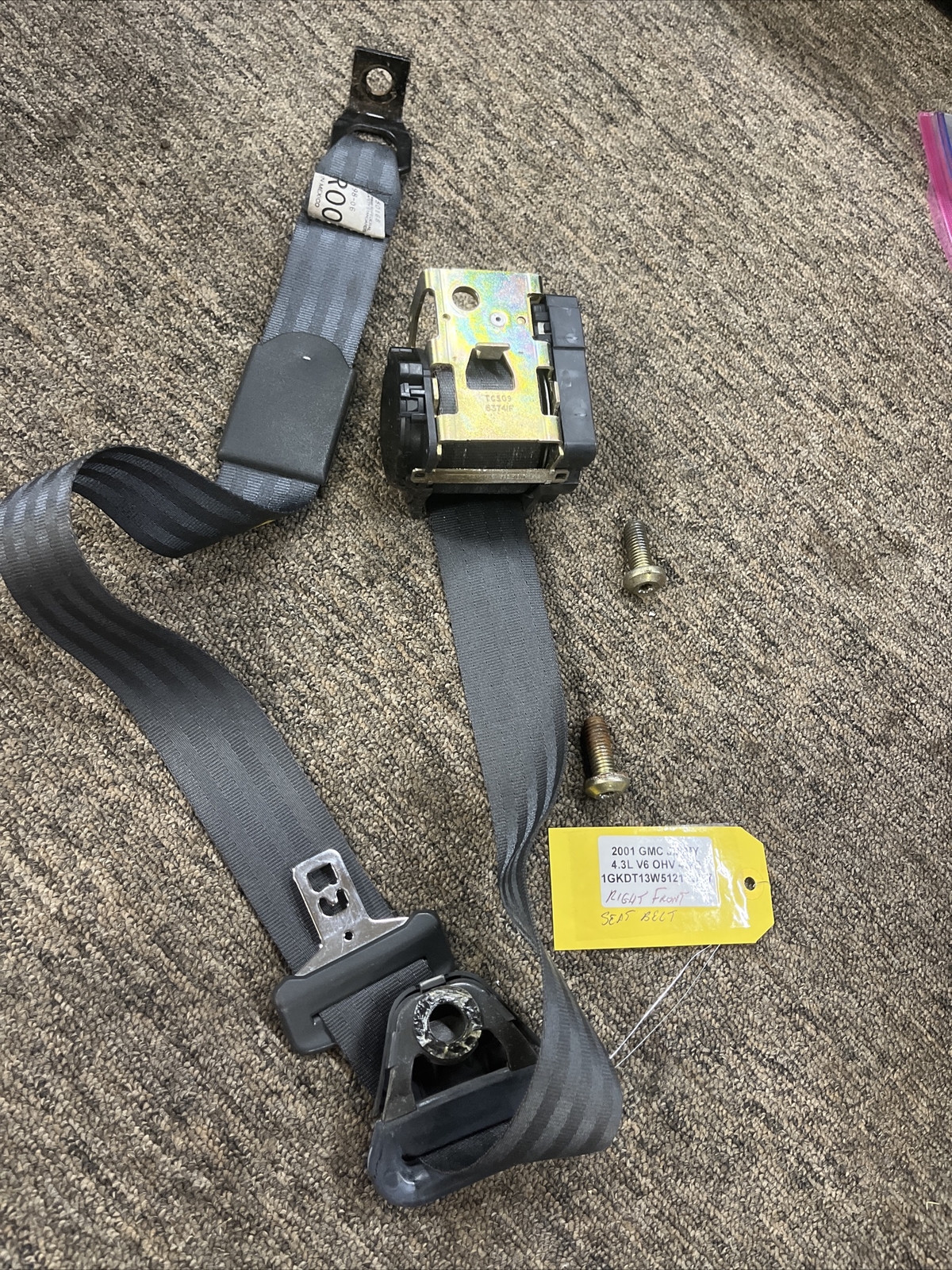 2001 GMC Jimmy Right Front Seat Belt Retractor Black B109 | eBay