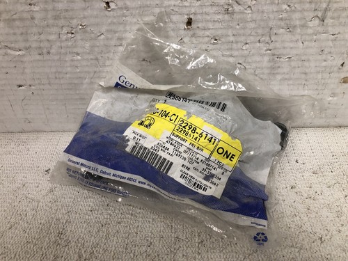 OEM 2013 2014 2015 2016 CHEVROLET MALIBU RIGHT RH FENDER RETAINER ...