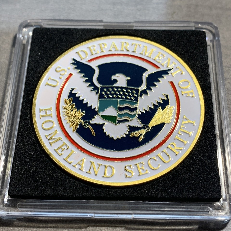 United States DOHS "Customs & Border Protection" Challenge Coin 40mm w ...