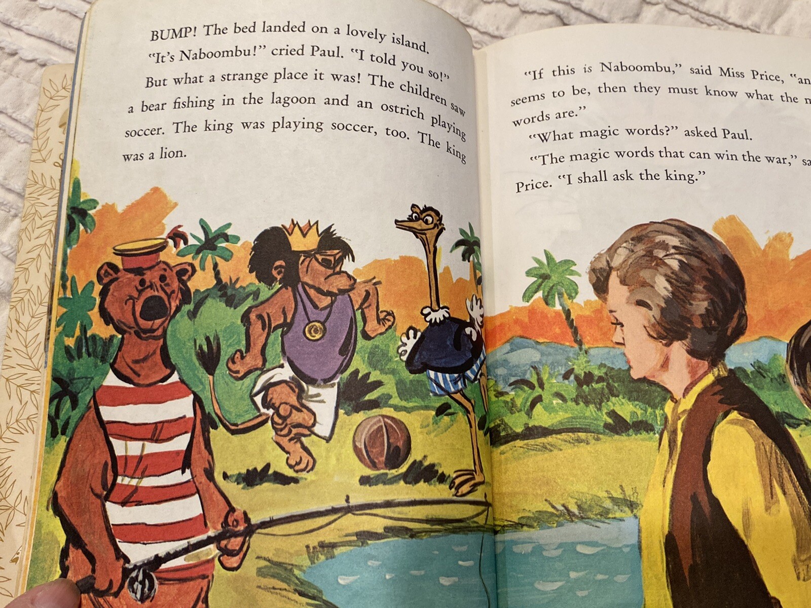 BEDKNOBS AND BROOMSTICKS LITTLE GOLDEN BOOK 1971 DISNEY VERY GOOD! | eBay