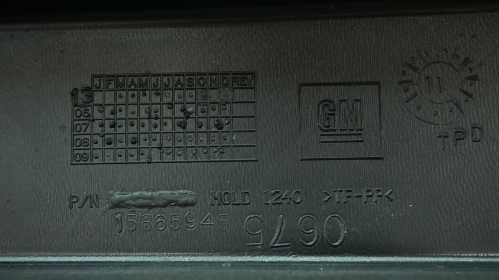 2007-2014 CHEVROLET SUBURBAN FRONT UPPER GRILLE MOUNTING BRACKET OEM ...