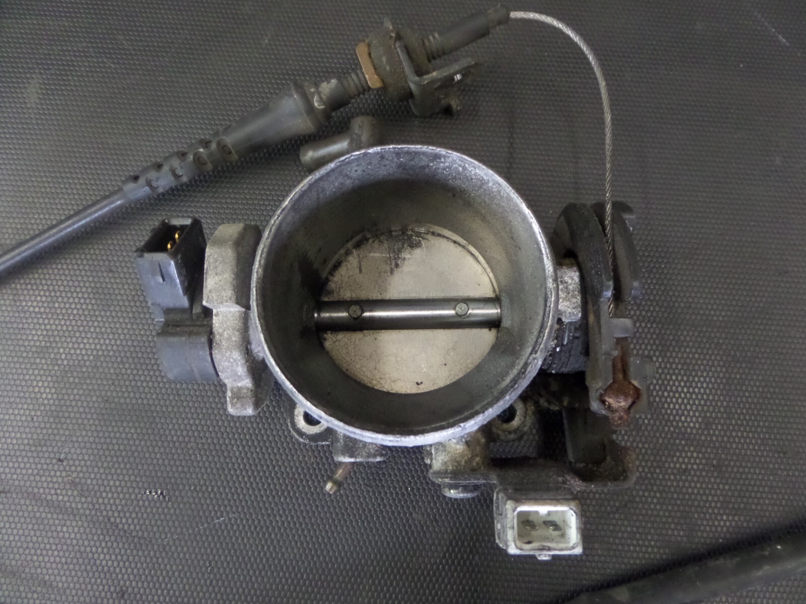 93 Volkswagen Eurovan 2.5 Throttle Body Valve 044133061D OEM Manual ...