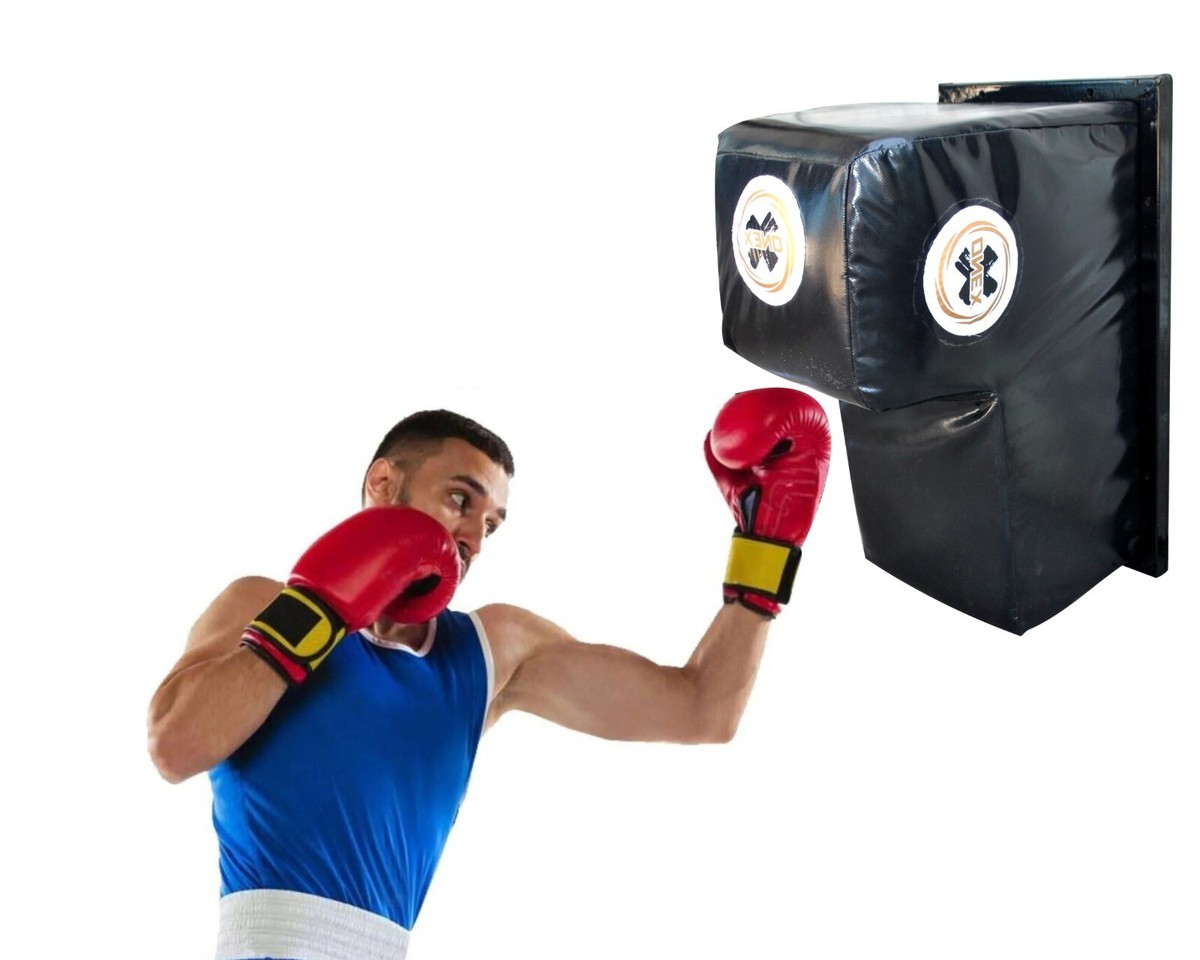 Boksing Uppercut Stock Foto „Side View Of Boxer Who Training And
