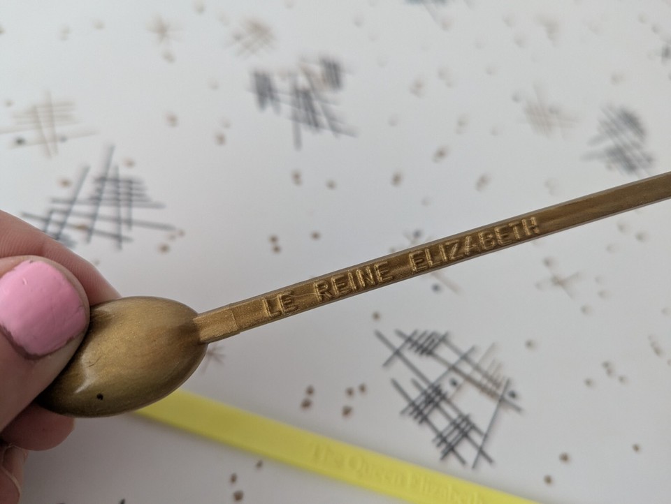 2 Vintage The Queen Elizabeth Le Reine Elizabeth Cocktail Stirrer ...
