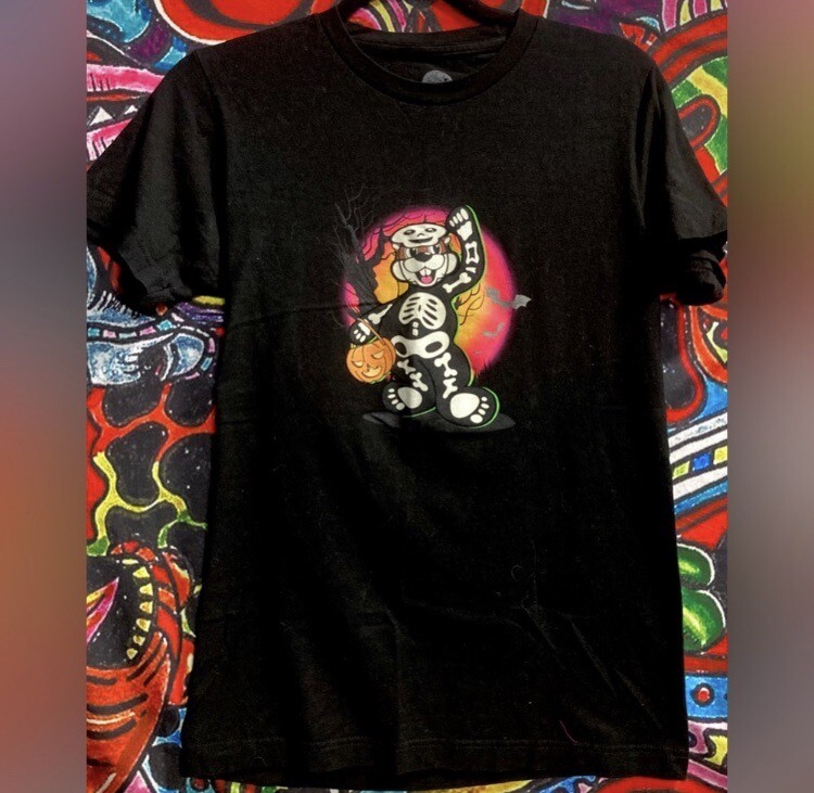 HALLOWEEN Buc-ees SPOOKY STUFF Graphic T-shirt Size S - Gem