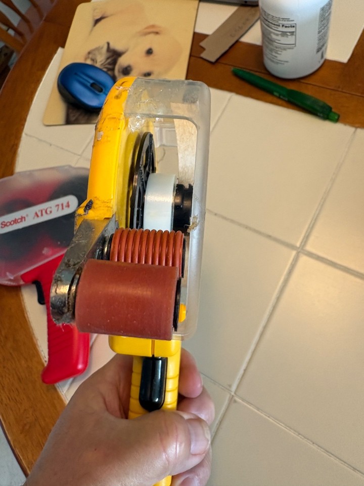Scotch ATG 700 Adhesive Transfer Tape Applicator Dispenser Gun Tool ...