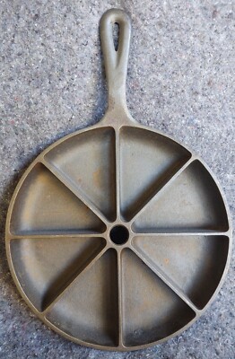 Vintage Lodge Cast Iron 9" Cornbread Skillet No 8 CB D1 Made In USA | eBay
