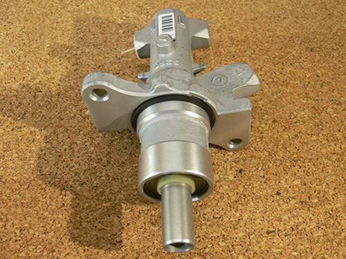 TRW Brake Master Cylinder LR014569 for sale online | eBay