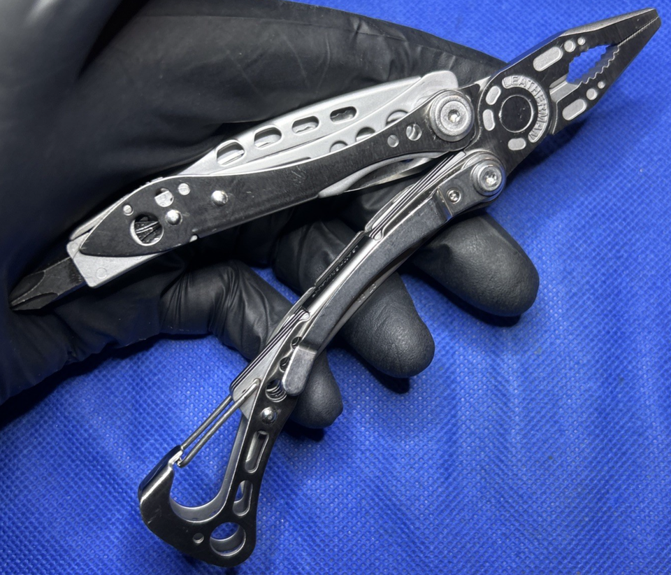 LEATHERMAN Skeletool Multi Tool Combo Edge Blade Knife Pliers Carabiner ...