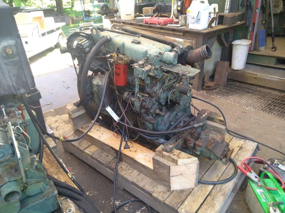 Detroit Diesel 4-53, 150 HP Marine Diesel Engine with Velvet Drive Gear ...
