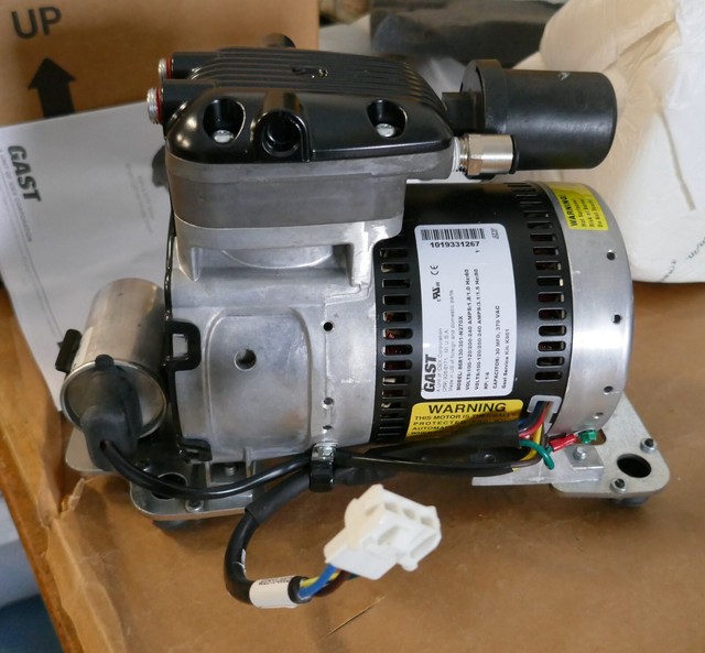 Gast 86R Rocking Piston Oil-Less Vacuum Pump & Compressor 86R130-301 ...