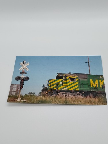 MKT GP40 #174 Engine Passing A Crossing Post Card B1 | eBay