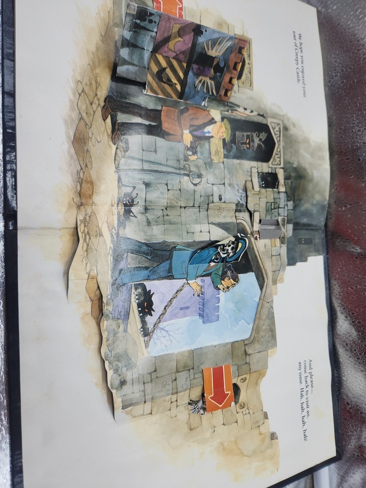 The Ghosts of Creepy Castle (A Mini Spooky Pop-Up Book) 9780448408330 ...