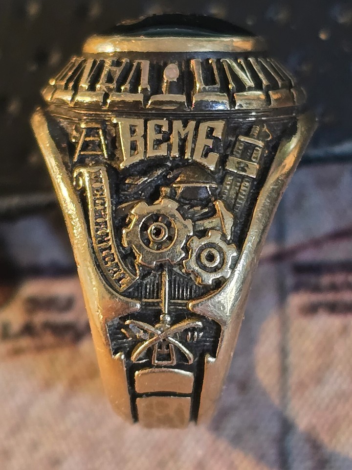 Vanderbilt University Class Ring 14K Yellow Gold Black Gemstone ...