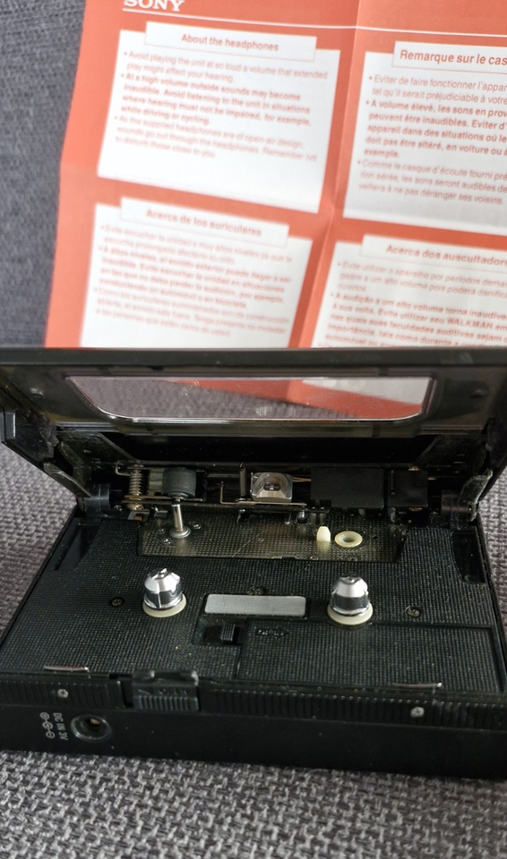 Sony Walkman WM-DD30 Quartz Direct Drive - Mega Bass - inkl. Hülle ...