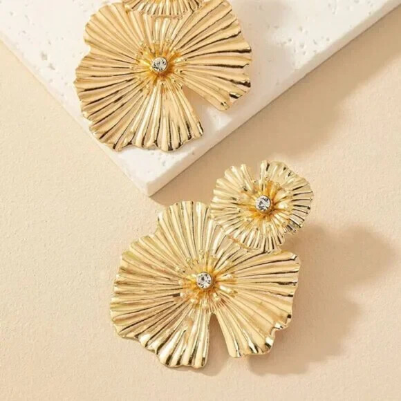 Gold Metal Floral Flower Drop Hanging Earrings | eBay