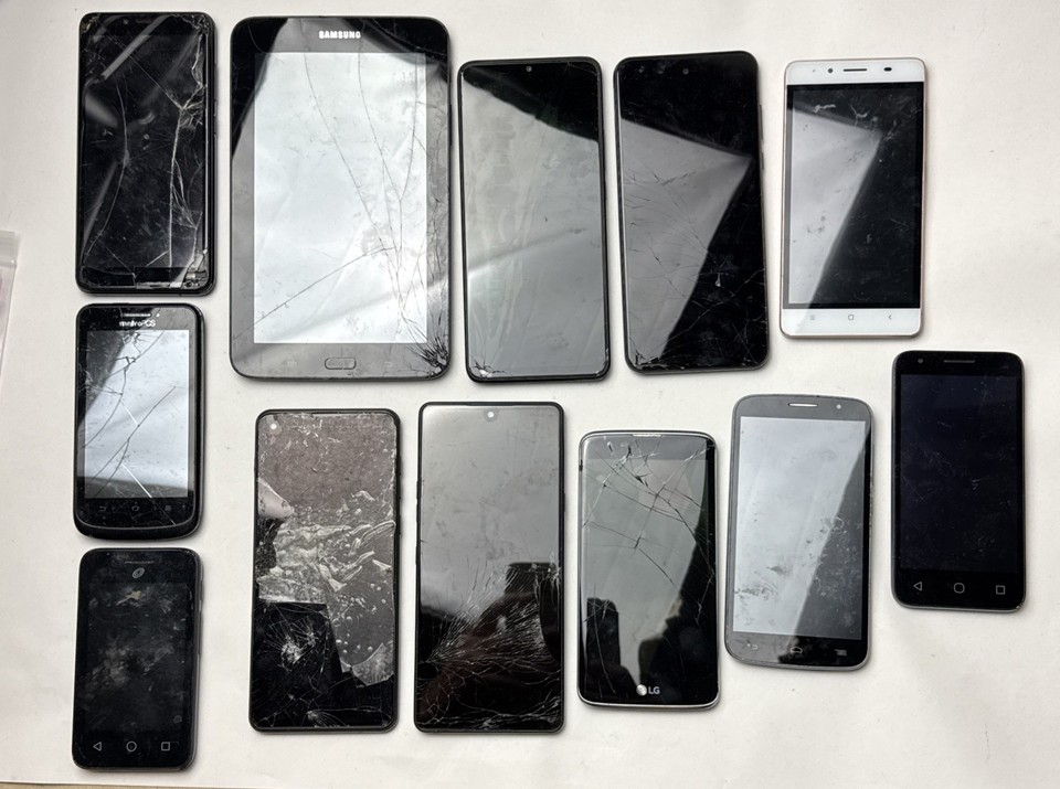 Lot Of (12) Mixed Cell Phones & Tablets UNTESTED For Scrap Works ...