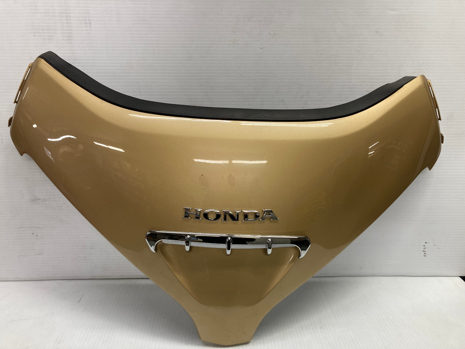 HONDA GOLD WING GL1800 TOPEKA GOLD WIINDSHEILD GARNISH (64120-MCA-A60ZD ...