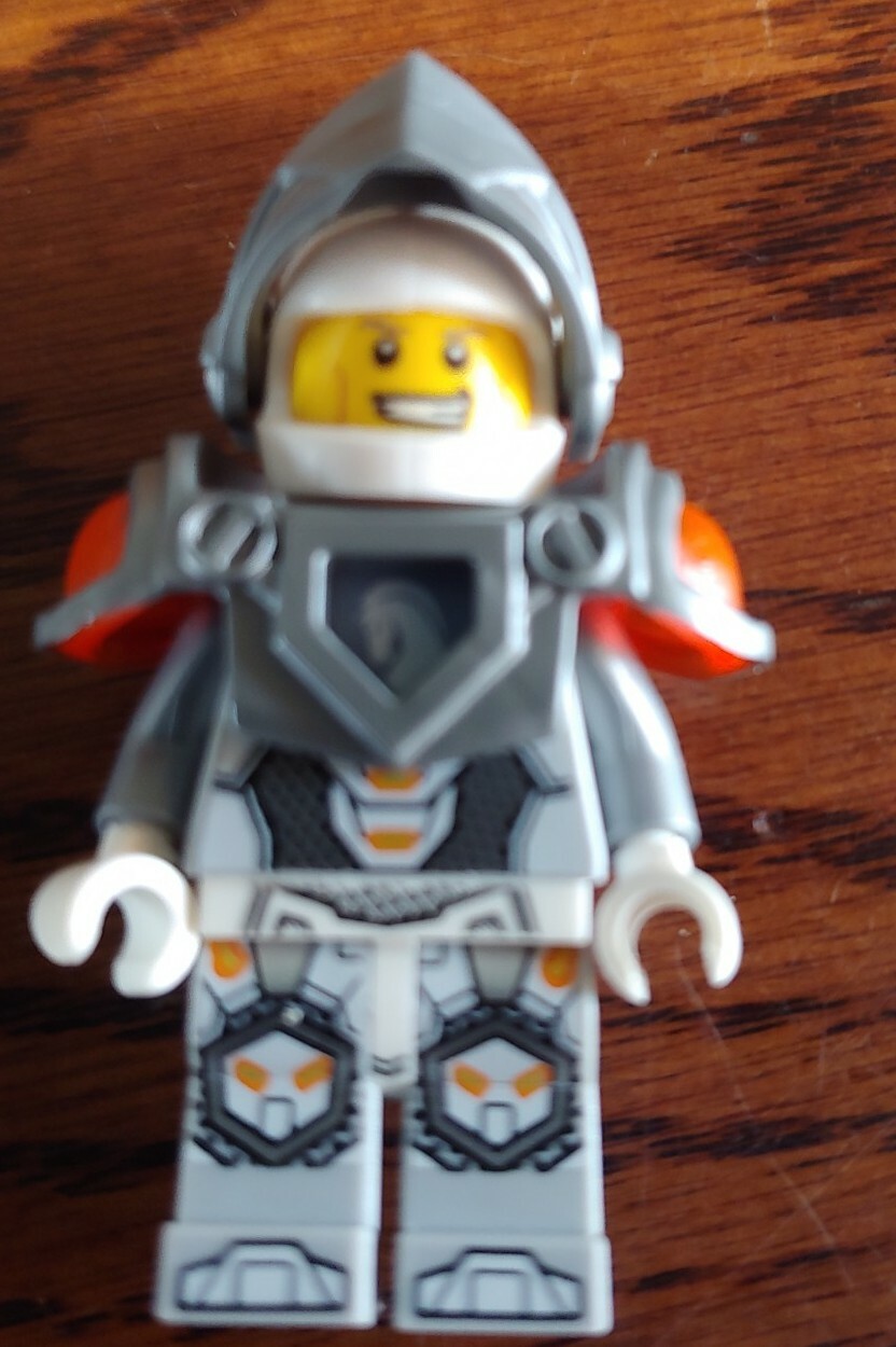 Lego Lance 70323 70316 70312 Silver Visor and Armor Nexo Knights ...
