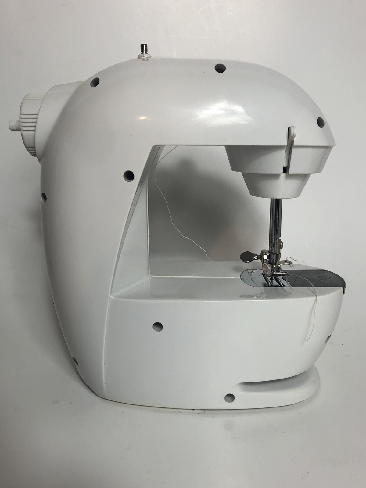 Sew D'Lite Portable Mechanical Sewing Machine ~ Light Weight ~ Tested ...