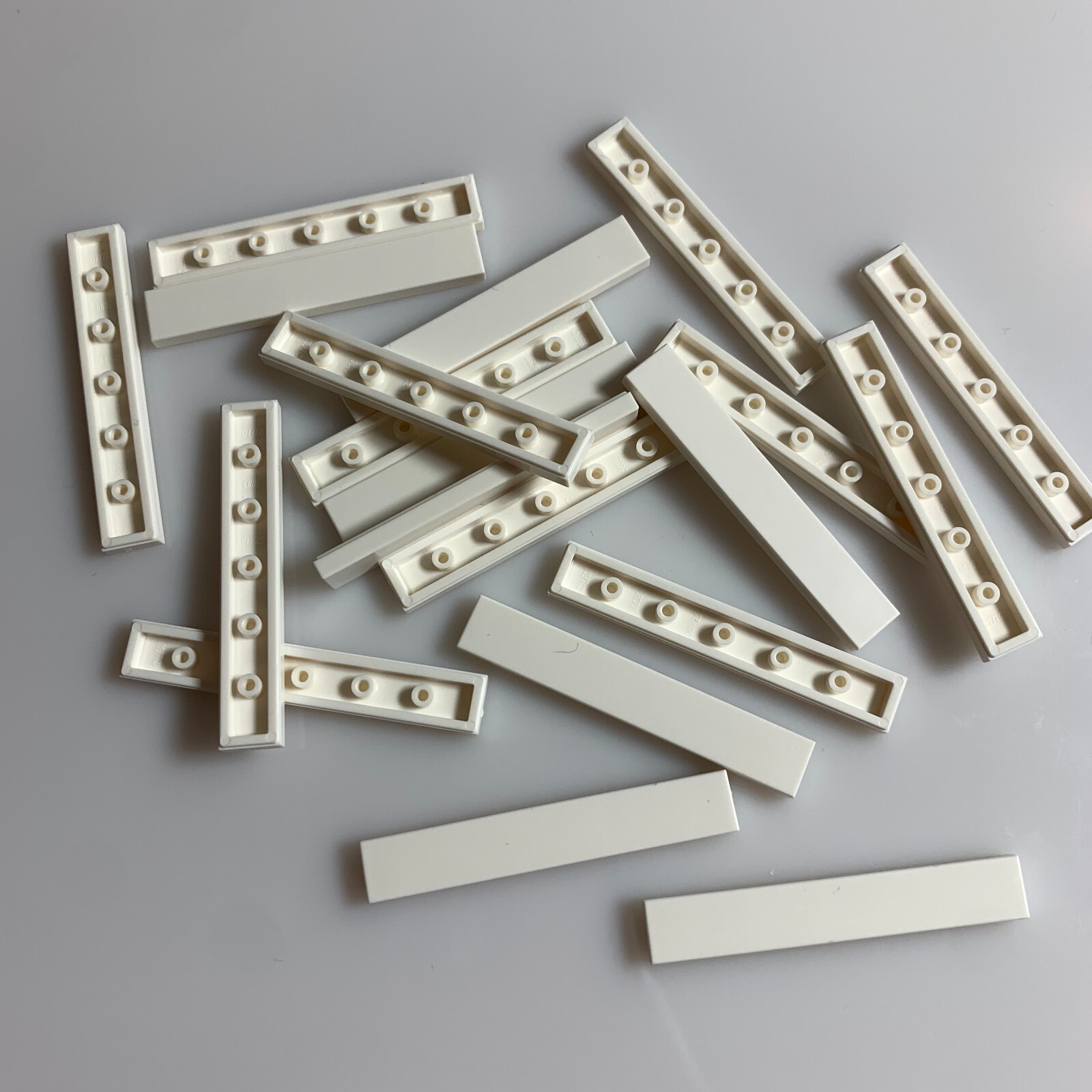 20 per lot NEW LEGO White 1x6 Tiles (6636/663601) modular finishing | eBay