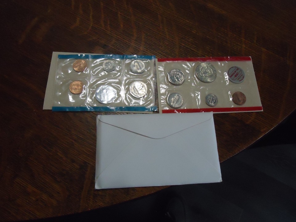 1970 D Mint Set 10 COINS IN ENVELOPE INCLUDING THE KEY 40% SILVER HALF ...