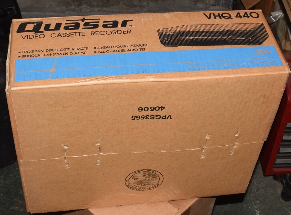 QUASAR VHQ440 VHS 4-HEAD VCR OSD FACTORY SEALED UNOPENED BOX VINTAGE 90 ...