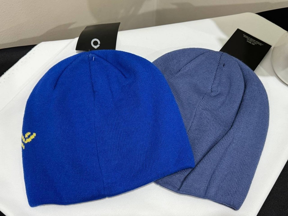 Set 2 Arc'teryx Bird Head Toque Beanie - Blue&Lavender Wool Ski Knit ...