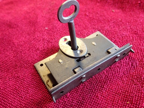 VINTAGE 1940/1950-s SMALLER UNUSED CHEST TRUNK LOCK w IRON KEY FINLAND ...