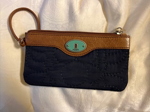 FOSSIL Women's Key Per Black Quilted Nylon Leather Zip Around Clutch ...