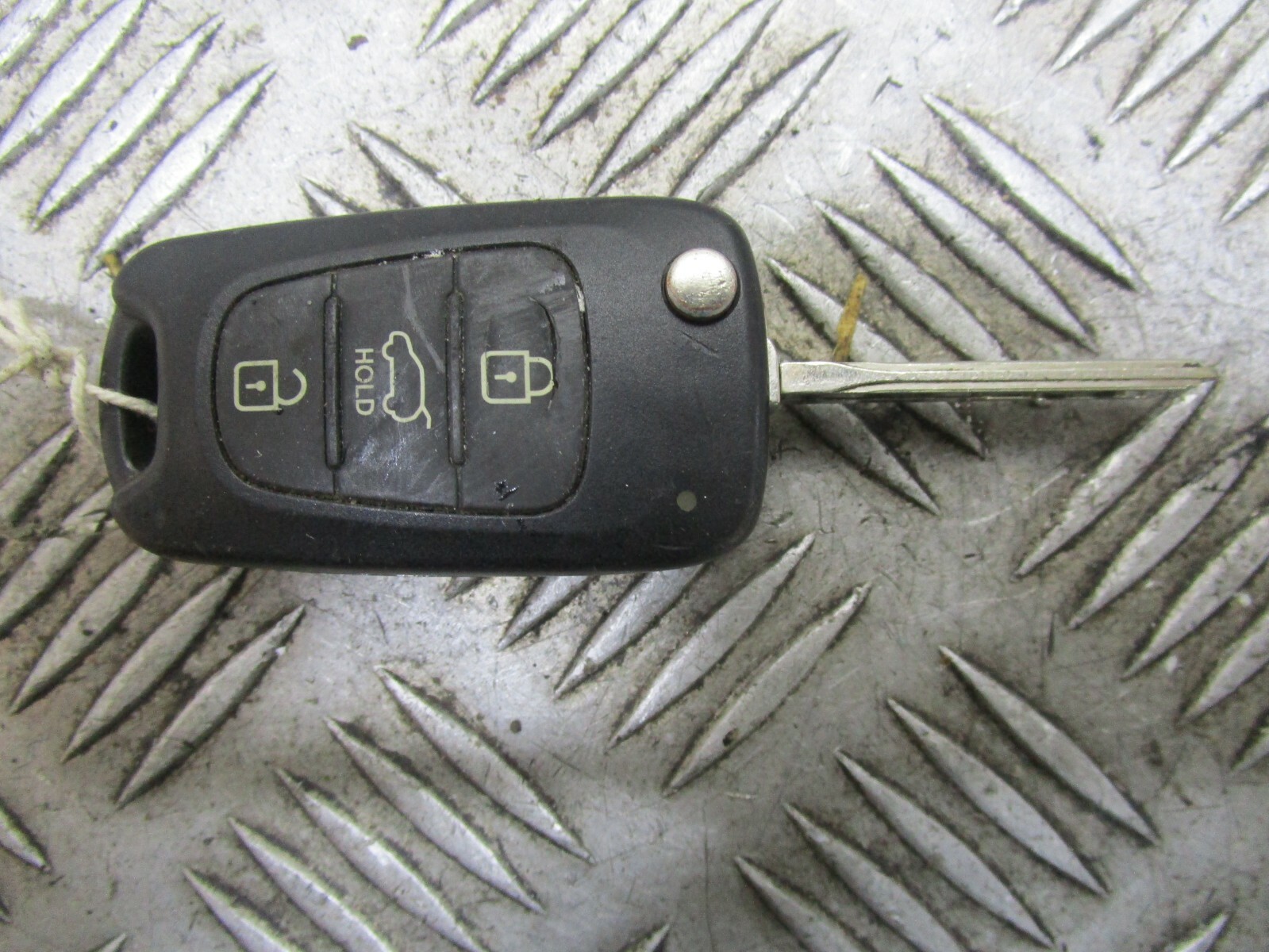 2014 HYUNDAI I20 3 BUTTON REMOTE KEY 433-EU-TP GENUINE | eBay UK