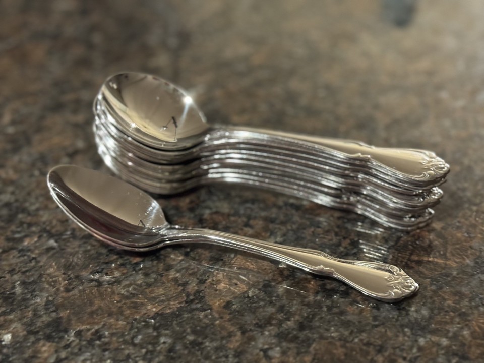 Set Of 12 Oneida Arbor / True Rose style Spoons Stainless - 10 round ...