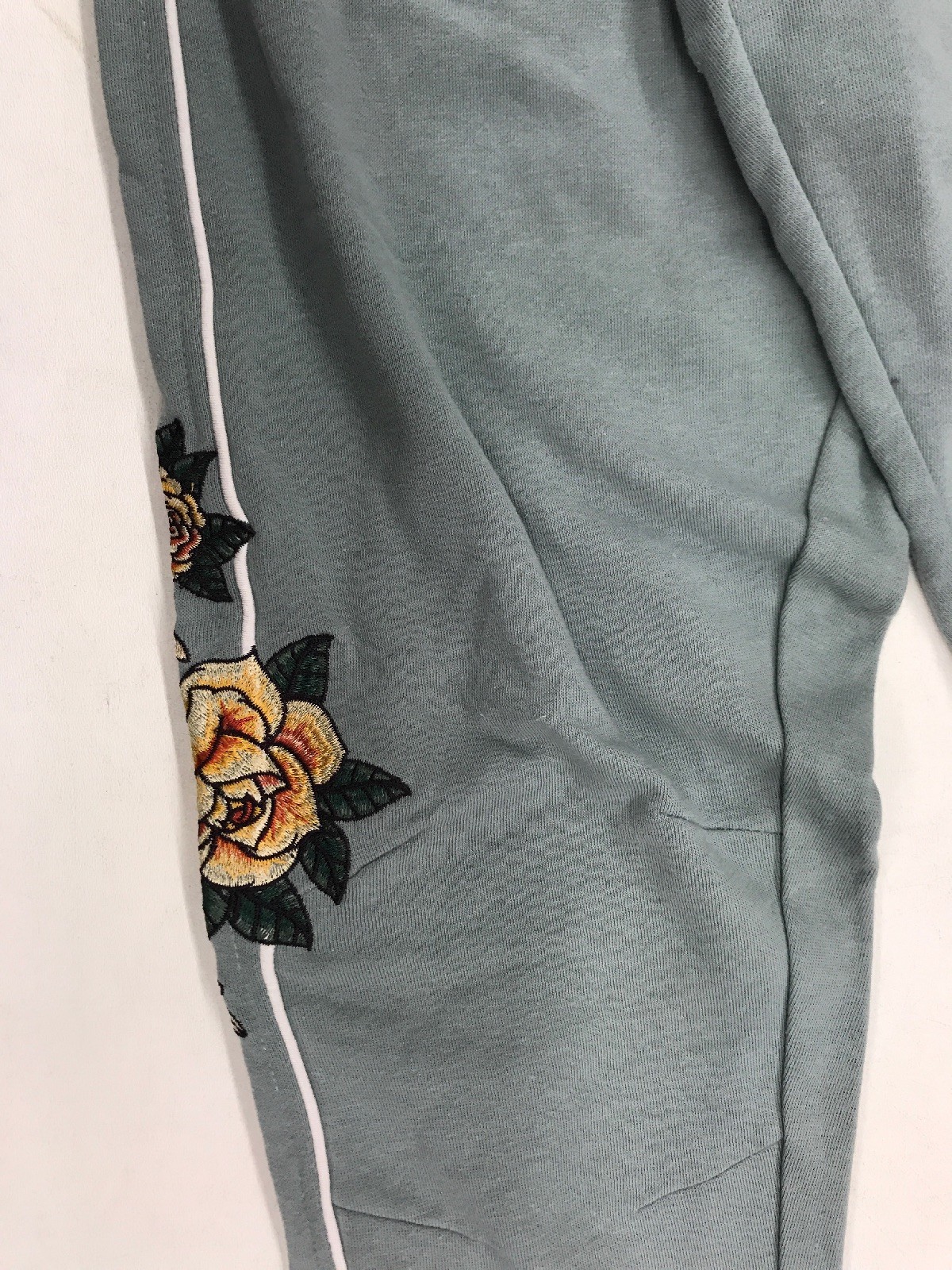 FTW Clothing Dull Mint Roses Pants Mens Size Medium Embroidered Nice ...
