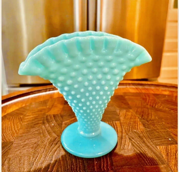 HTF FENTON PASTEL TURQUOISE MILKGLASS HOBNAIL FAN VASE Sm. TRUMPET ...