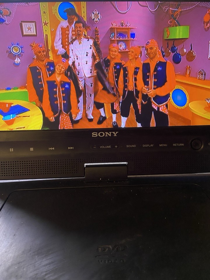 The Wiggles Sailing Around the World by Paul Field 15 Songs OOP HTF ...