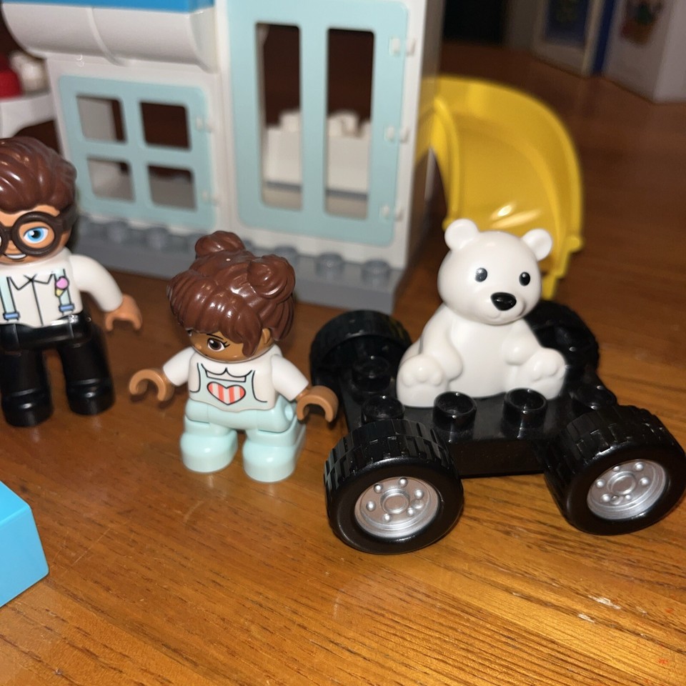 LEGO DUPLO 10961 TOWN AIRPLANE & AIRPORT BUILDING TOYs Incomplete ...