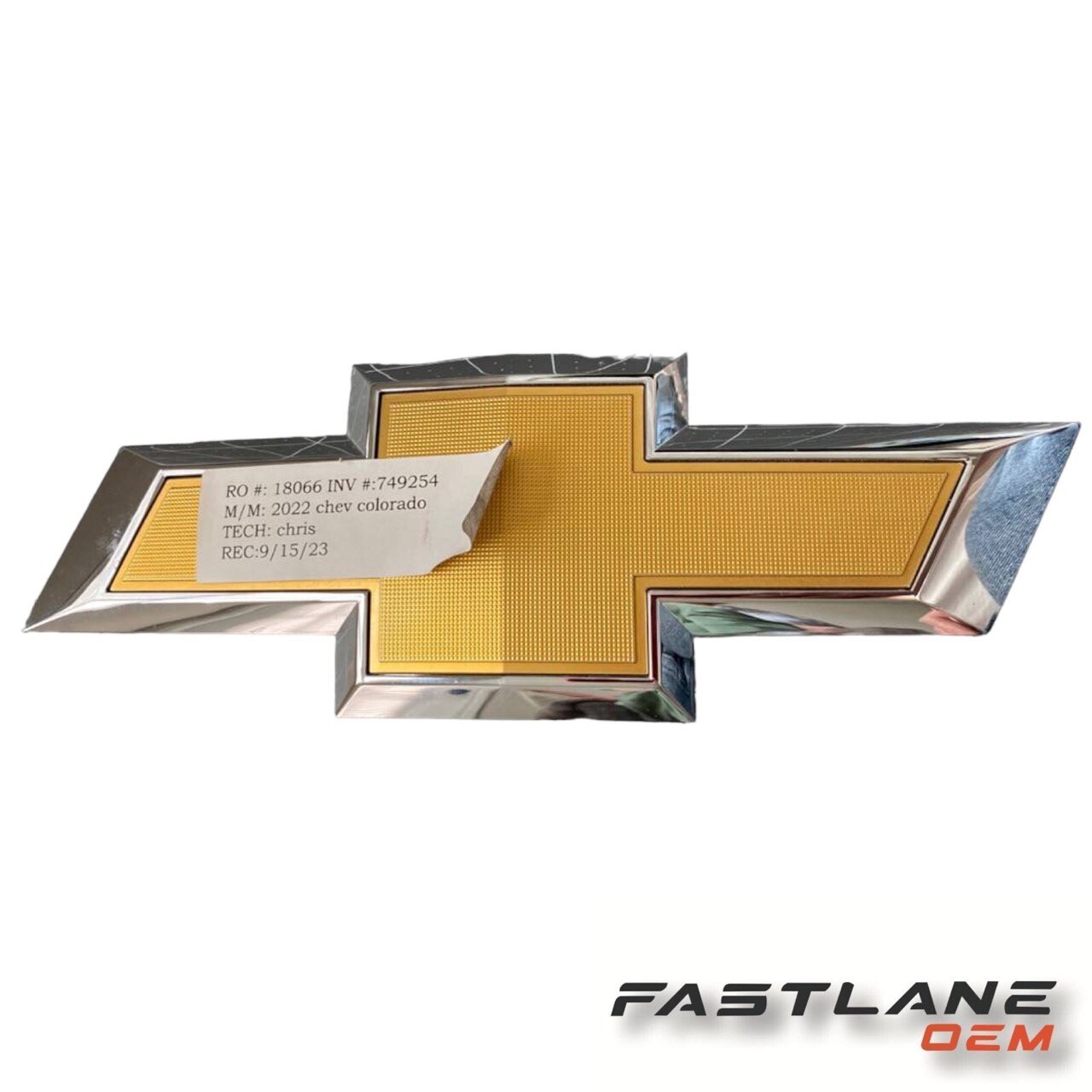 2021 21 Chevrolet Colorado Front Grille Gold Bowtie Emblem OEM B0724 ...