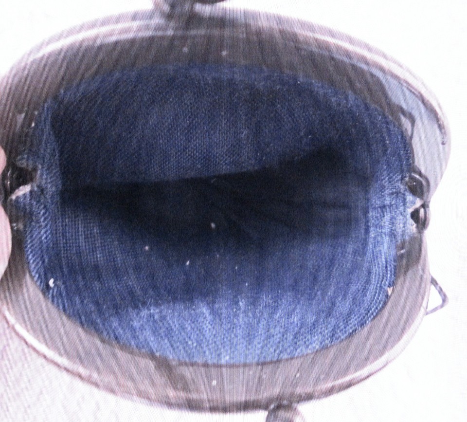 Small Kiss-Lock Closure Coin Purse w/Antique Fabric by Unicraft Man ...