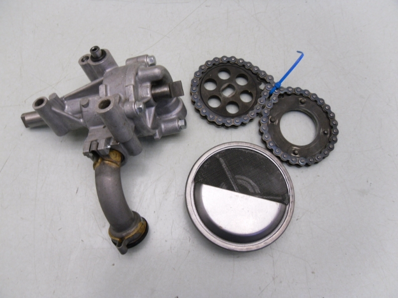 #092 Honda VF700 VF 700 Magna Oil Pump Assembly | eBay Australia