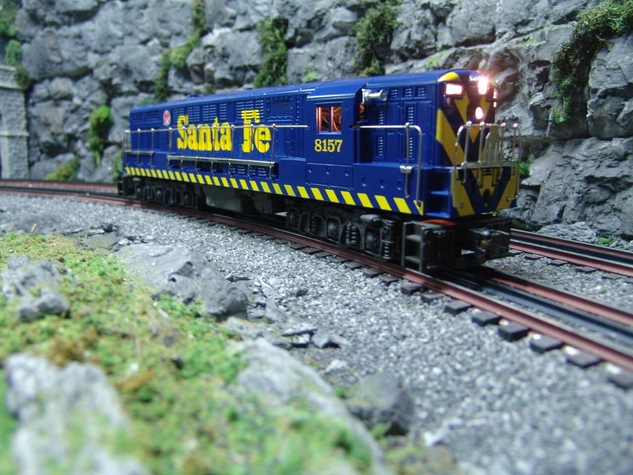 LIONEL SANTA FE FM TRAINMASTER 6-8157 LNIB2 | eBay