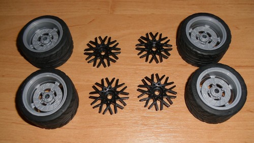 Meccano Four Plastic Wheel Grey Black Spoke and Rubber Tyre D424 C972 ...