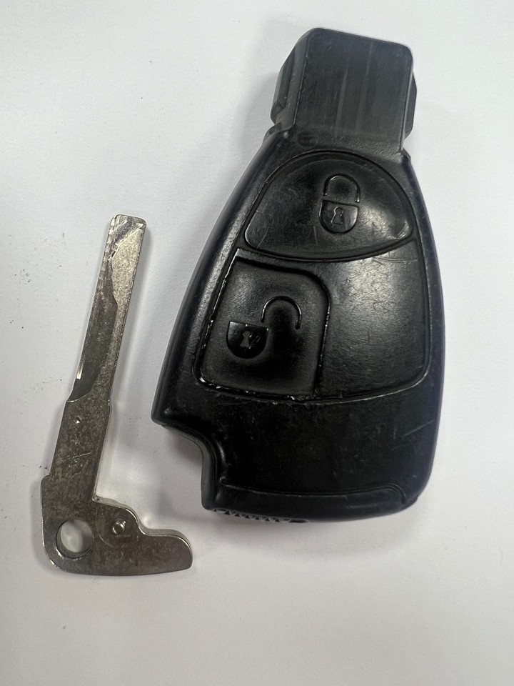 GENUINE MERCEDES 2 BUTTON REMOTE SMART KEY FOB. C E CLASS! TESTED ...