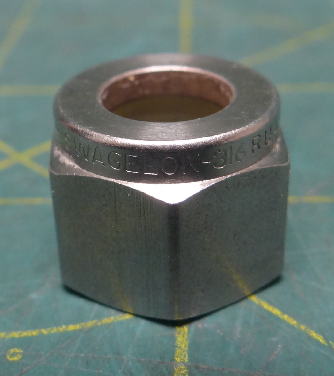 Swagelok SS-812-1 316 Stainless Steel Nut Compression Pipe Fitting 1/2 ...