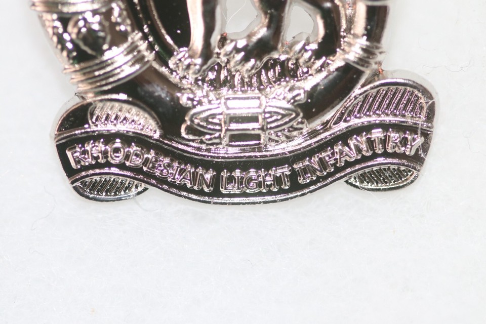 RHODESIAN RHODESIA ARMY BUSH WAR LIGHT INFANTRY BERET BADGE METAL RLI ...