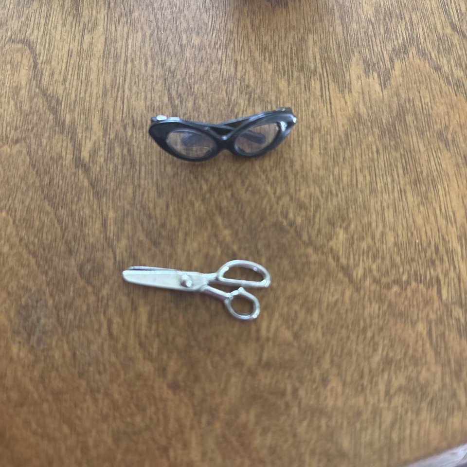 Vintage Barbie YARN BOWL SCISSORS HOW TO KNIT BOOK KNITTING PRETTY ...