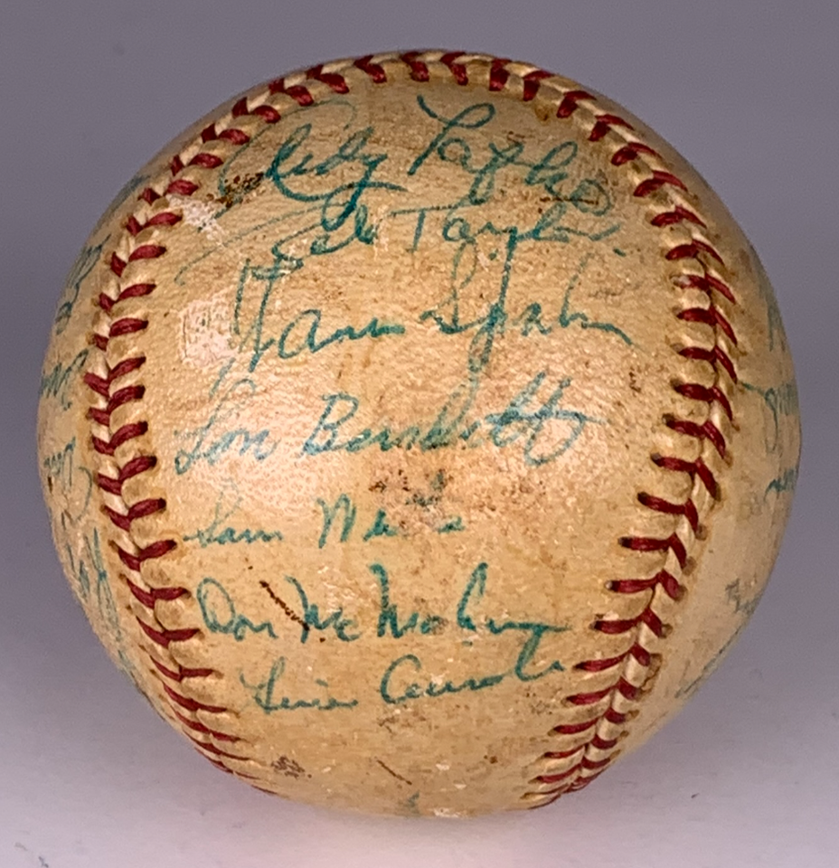 1961 Milwaukee Braves Team Autographed Signed Baseball AMCo LOA 27105 ...