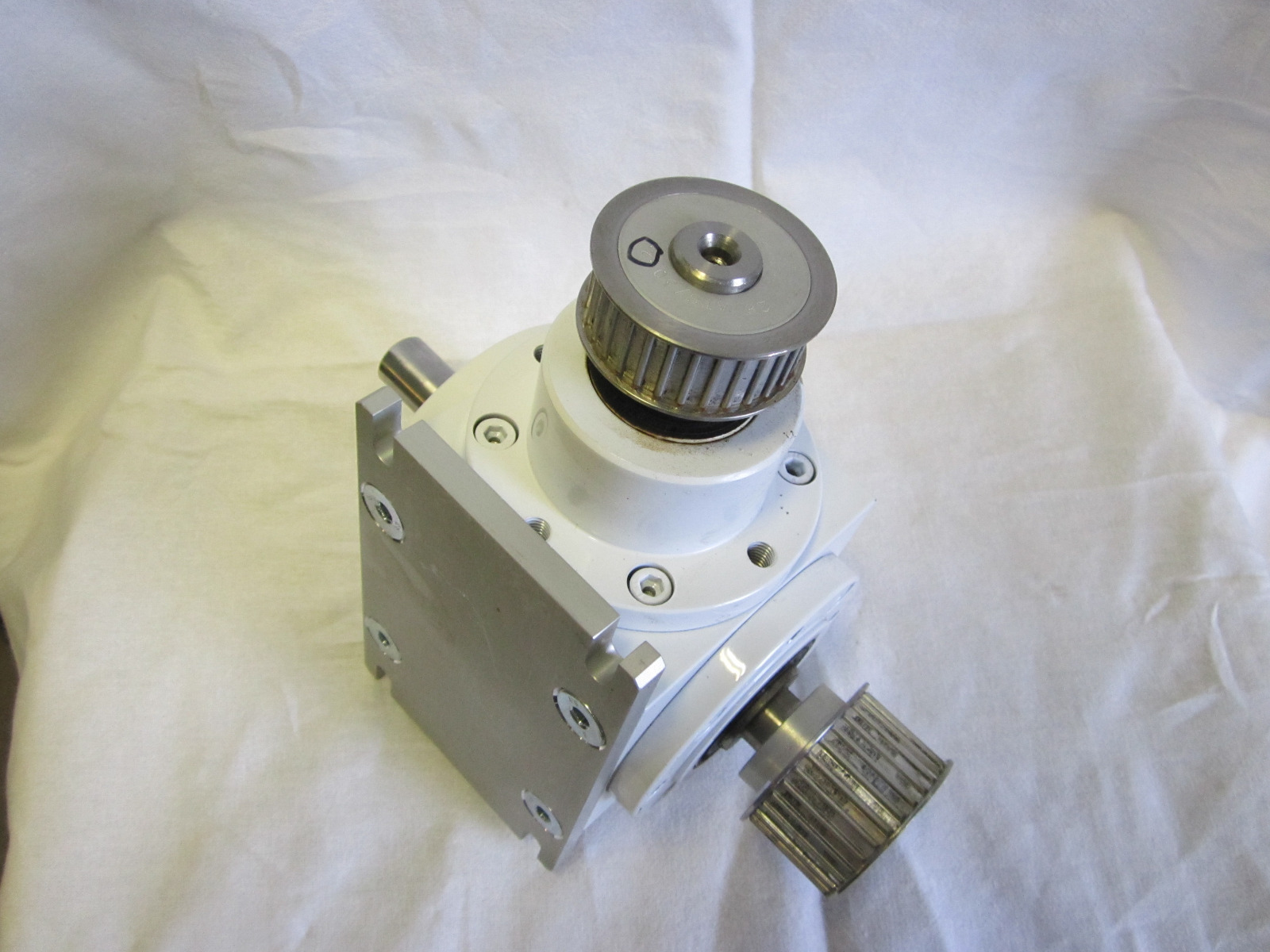 Atek Antriebstechnik V090 V 090 1:1D0-9.9-100 Three Way Right Angle ...